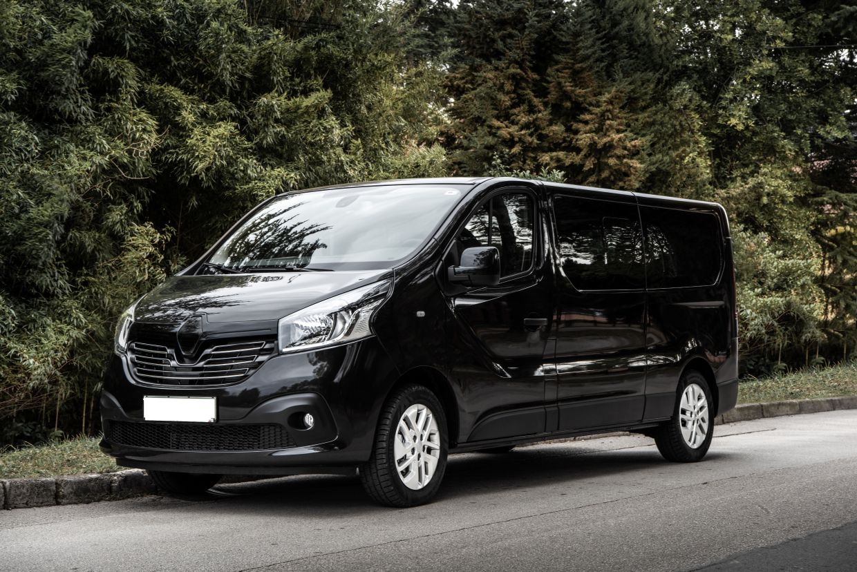 13 Strangers In Florida Rented A Van To Get To Tennessee | The Beaver FM
